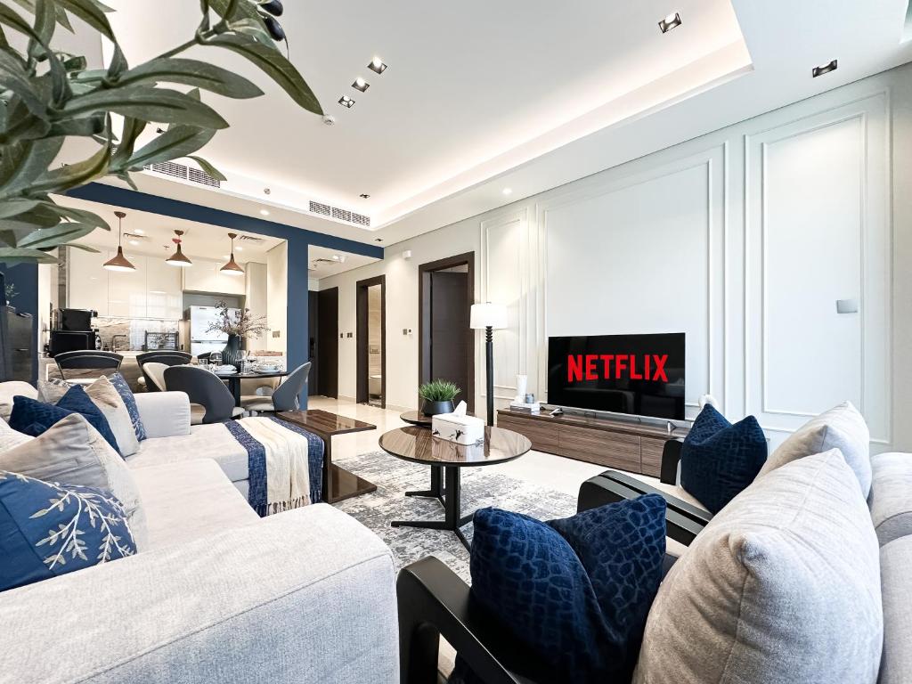 Trophy-Luxe Living in a Blue-Hued Haven, दुबई की (2026 के लिए अपडेट हुई ...