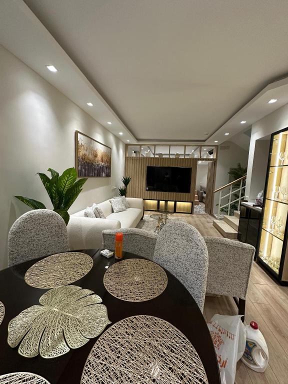 Luxury Duplex, Beach Front indoor Jacuzzi, Sharm El Sheikh ชาร์มเอลชีค ...