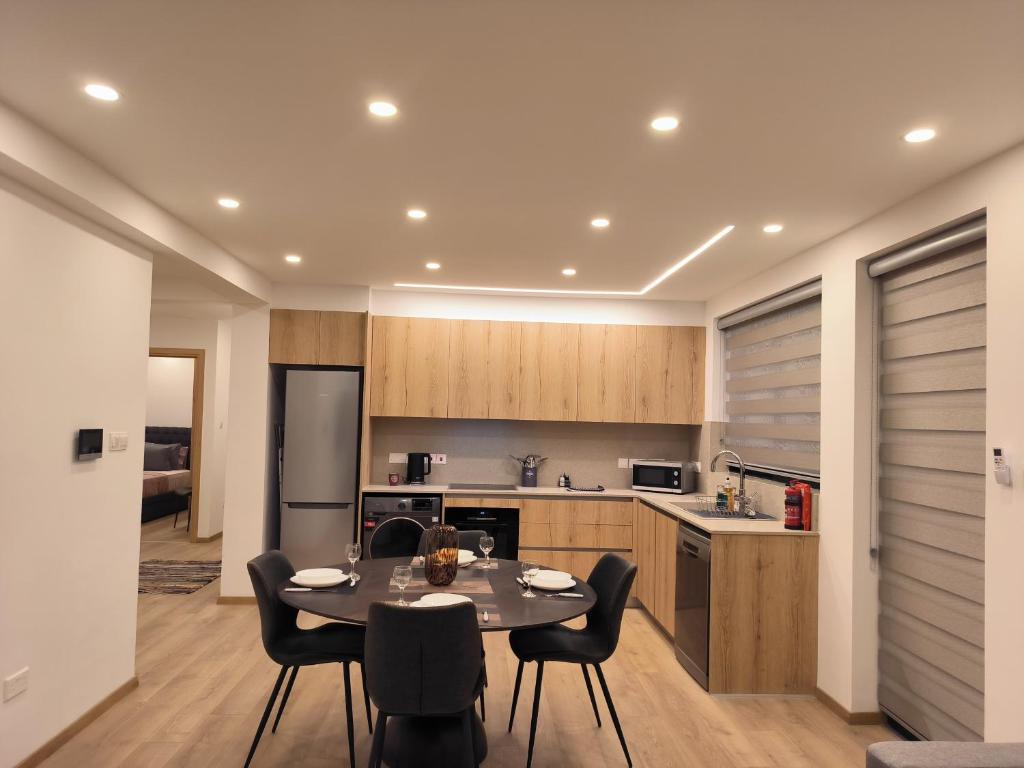 2 Bedroom Brand New Apartment Mc Kenzie 2 minute to the Mc Kenzie Beach ...