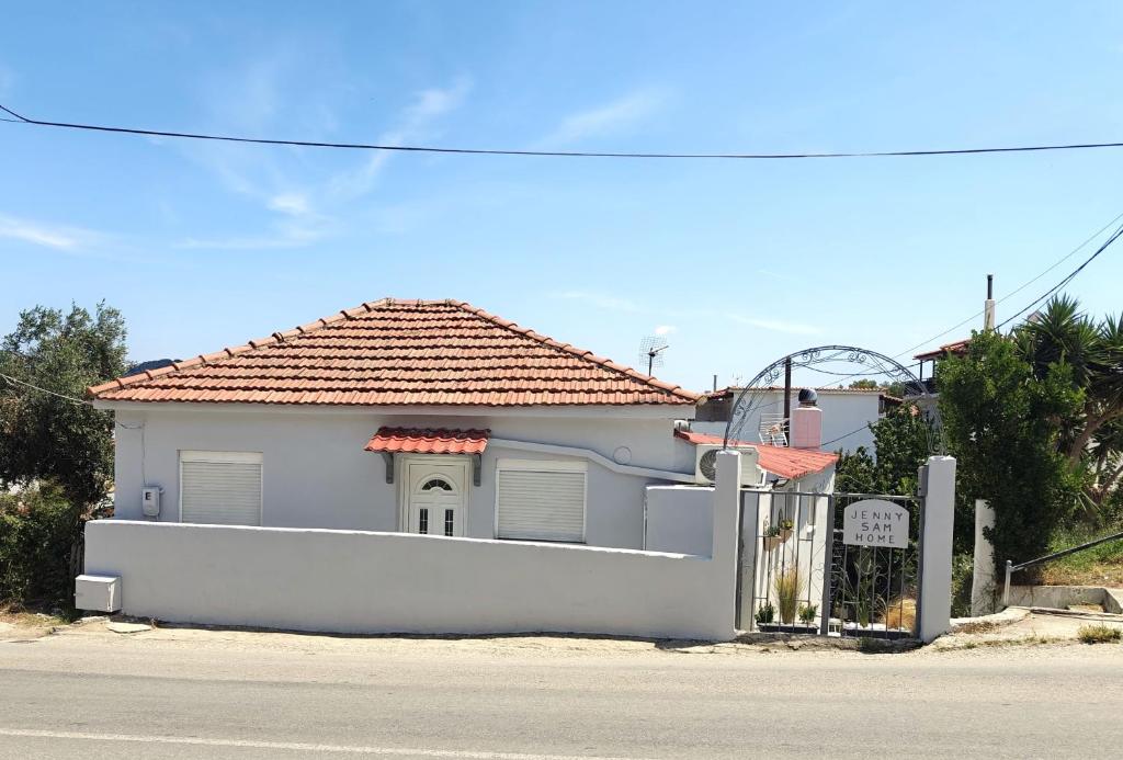Jenny Sam renovated house for 5 near center and be, Skiathos (precios actualizados 2025)