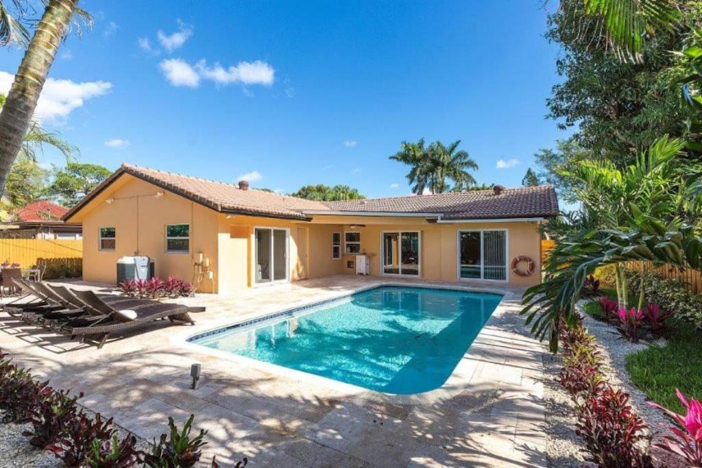 Beautiful Villa 4 BD 3 BA with Heated Private Pool, Close to Beach ...