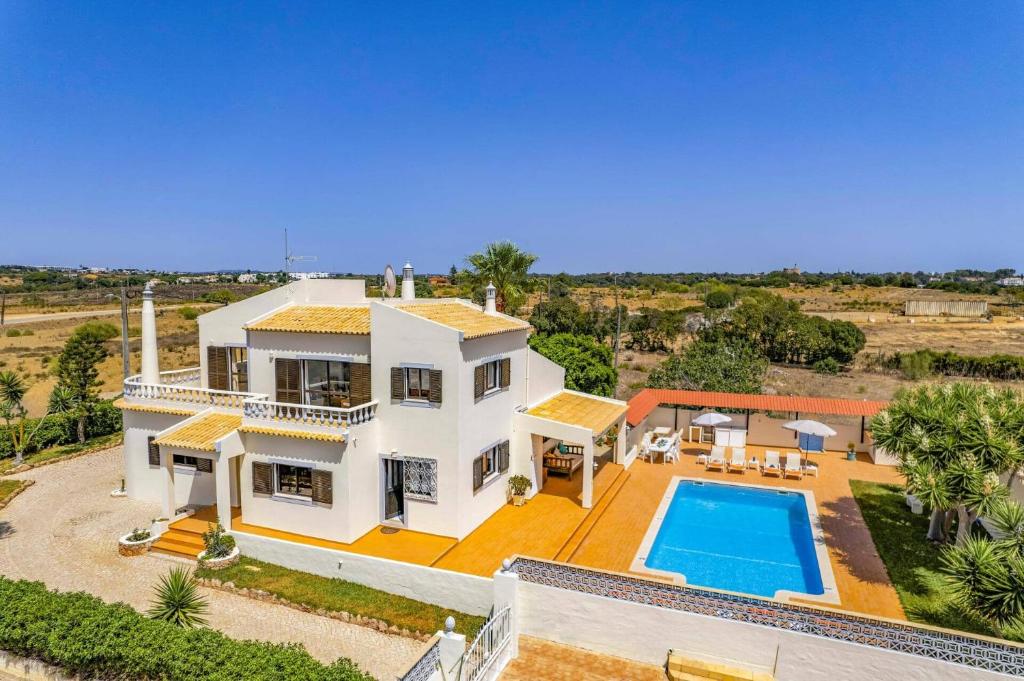 Villa Casa de Campo by Villa Plus, Pêra (updated prices 2026)