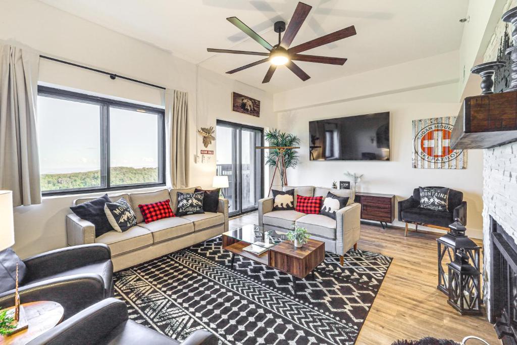 3 Mi to Sugar Mtn Resort Condo with Indoor Pool!, Sugar Mountain ...