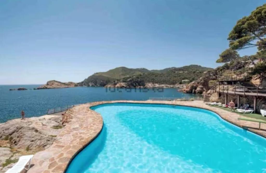 Primera línea de mar, vistas Islas Medas, Begur (preços atualizados ...