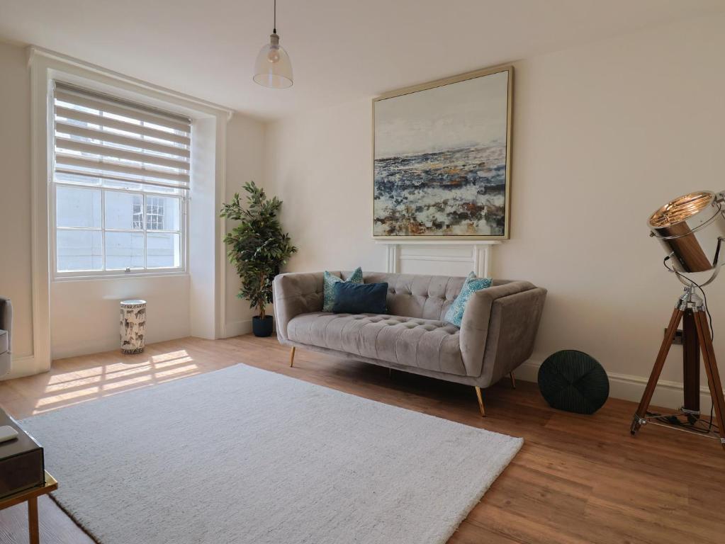 The Breakers, Lyme Regis (updated prices 2025)