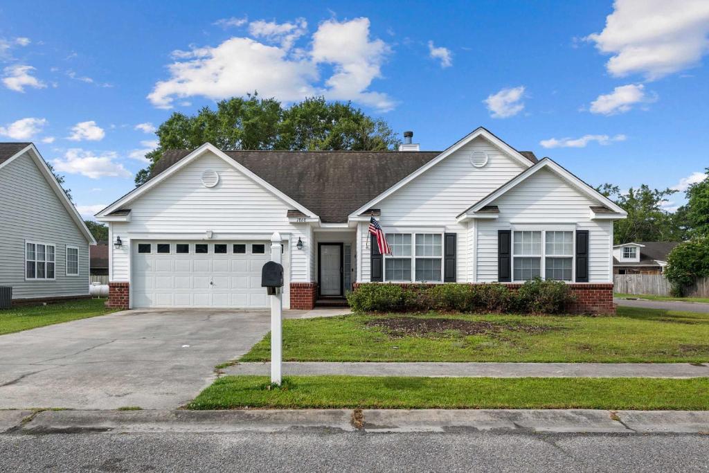 Near Airport-20 Min to Downtown- Chucktown Retreat, Charleston (updated ...