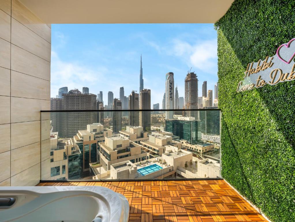 Trendy 1BR Private Jacuzzi Burj Khalifa View, Dubai (updated prices 2025)