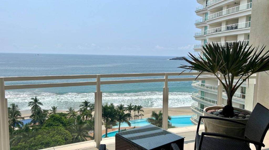 Bay View Grand Marina Beachfront condos, Ixtapa (updated prices 2026)
