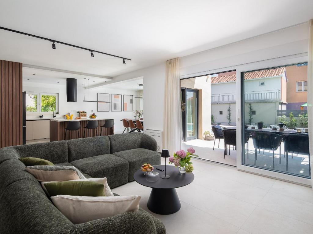 Villa Prima Lux - Four Bedroom Villa with Pool, Kaštela (updated prices ...