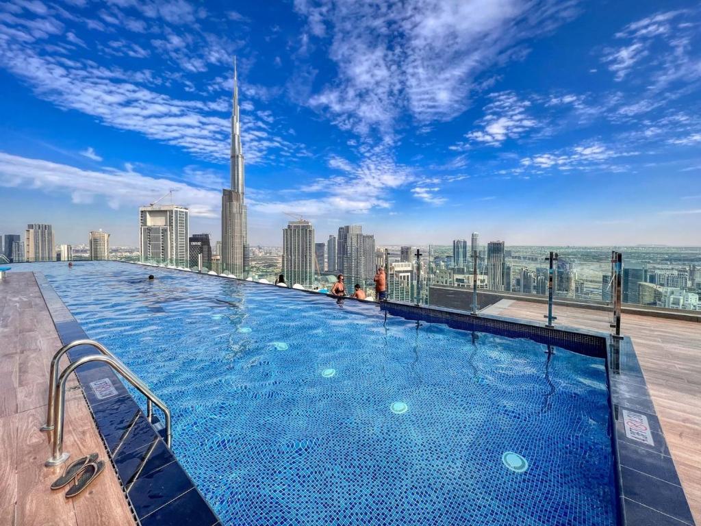 Spectacular Burj View from Infinity Pool, Dubai (updated prices 2025)