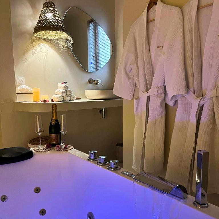 Casa Cinta Évasion Balinaise avec Baignoire Spa, Croix (precios ...