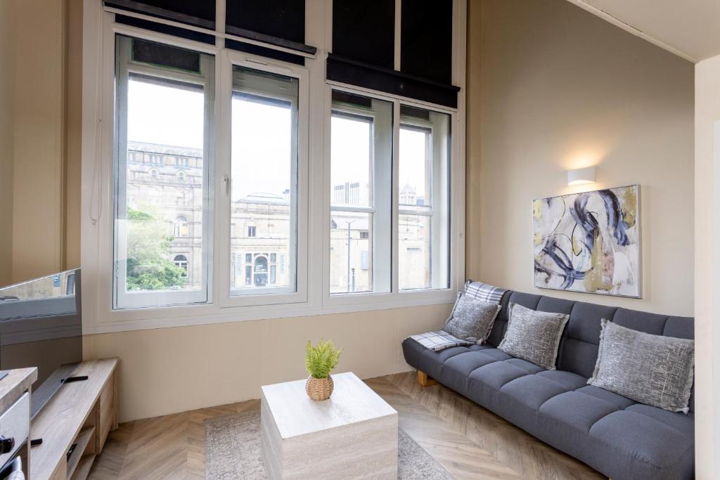The Central Headrow, Leeds City Centre Apartments, Central Station ...