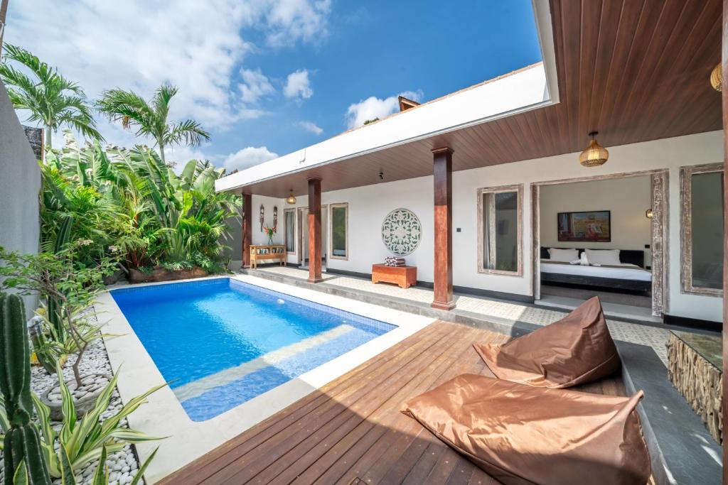 Villa Thyme, Private 2BR pool Villa, 2 minute walking to cafe, padel and tennis court, Canggu ...