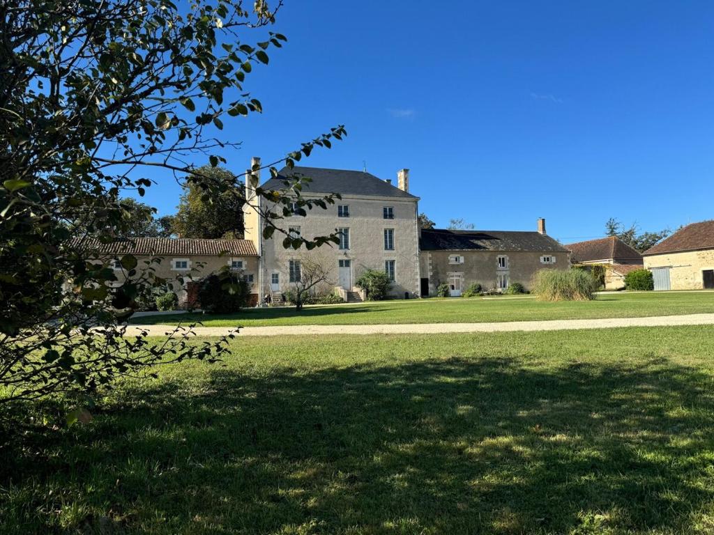 Domaine la Boulinière - Le Faisan, Journet (prețuri actualizate 2025)