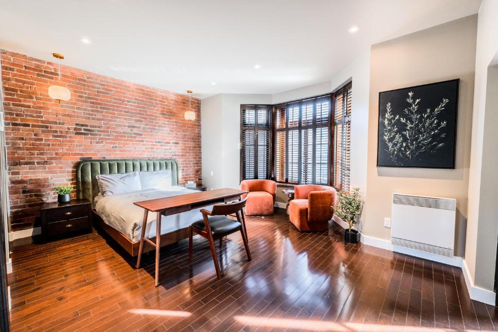 Self Check-In Boutique Hotel - Quartier latin - Room 201, Montreal ...