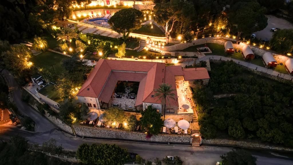 Chateau Du Comte, Aḑ Ḑahr (updated prices 2025)