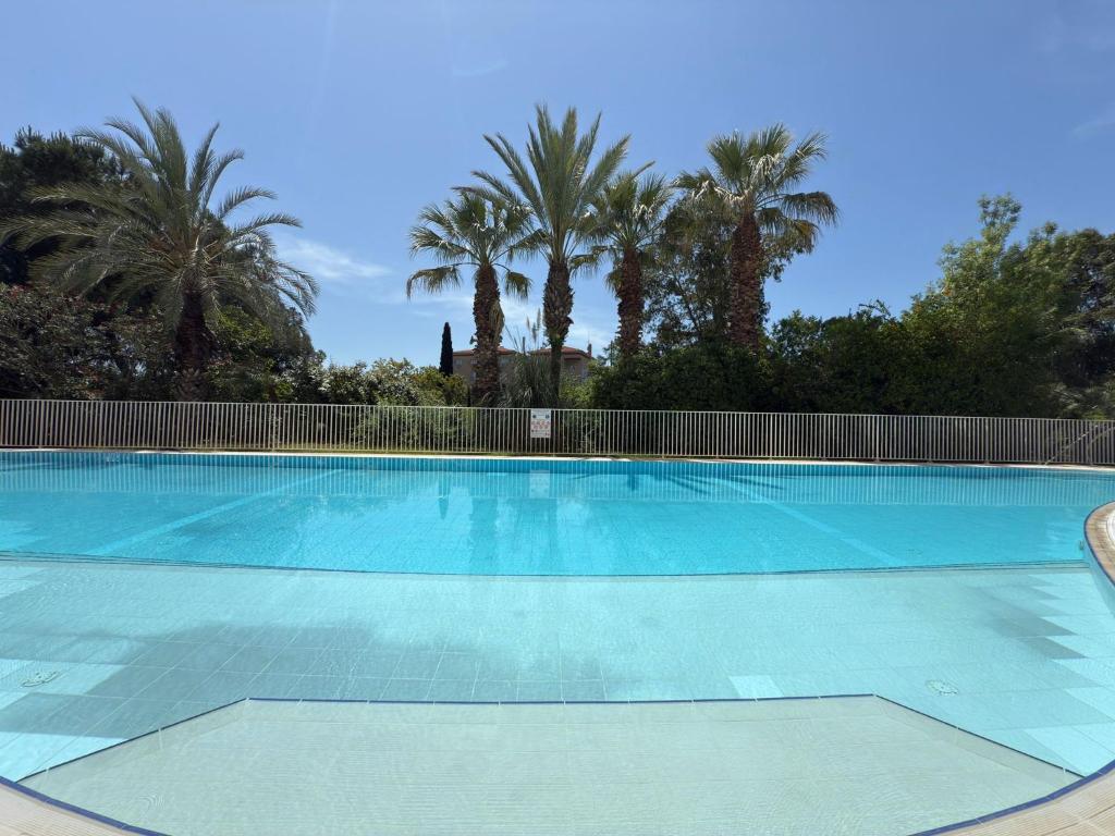 Chez Léon, Hyères (precios actualizados 2025)