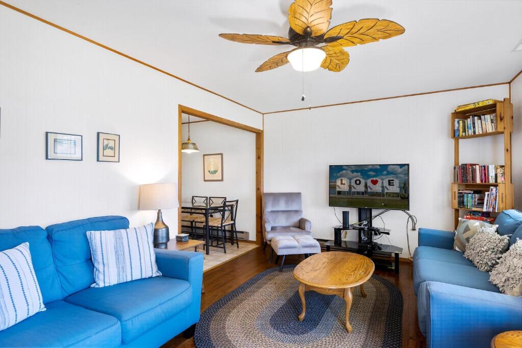 Beach Pines, Deep Hole (updated prices 2025)