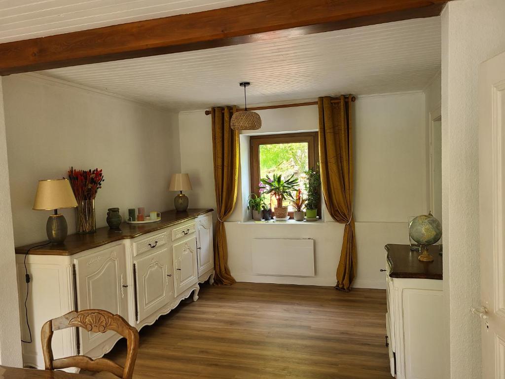 La maison bleue-Urbès, Urbès (precios actualizados 2025)