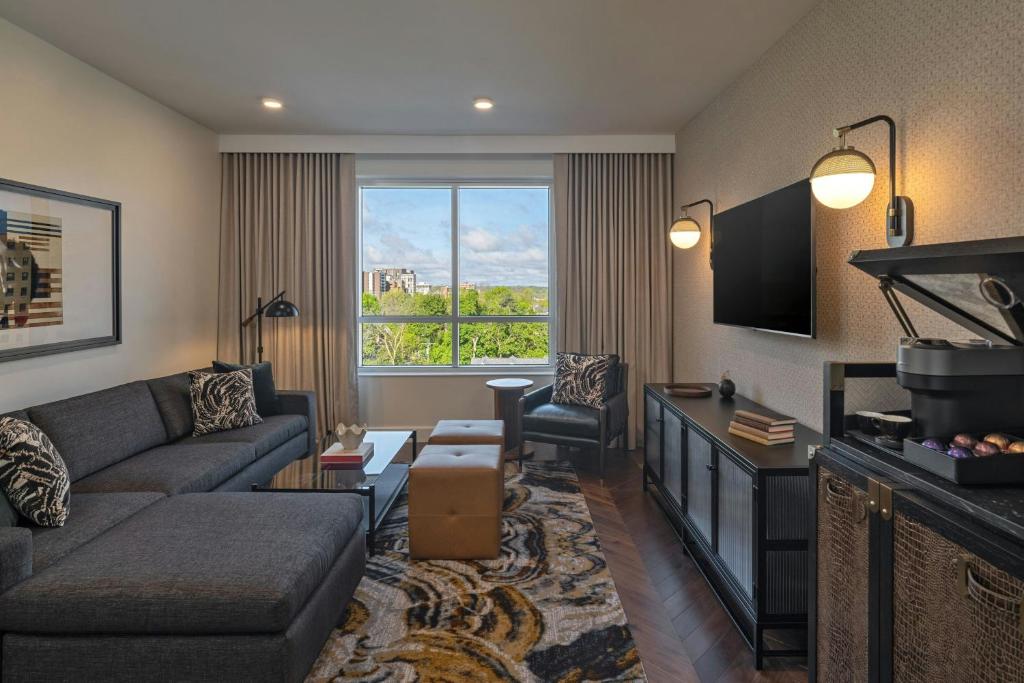 The Vanguard Ann Arbor, Autograph Collection, Ann Arbor (updated prices ...