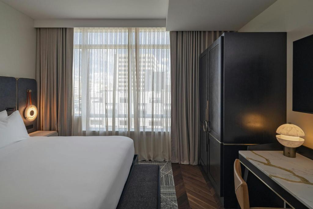 The Vanguard Ann Arbor, Autograph Collection, Ann Arbor (updated prices ...