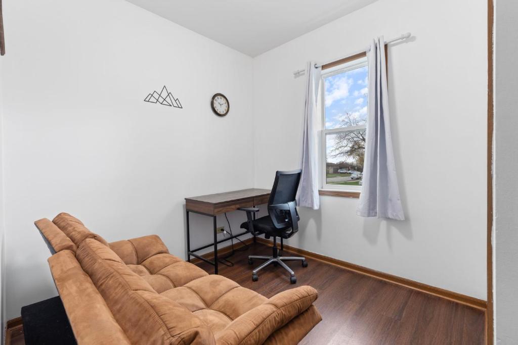 1BR & Office Apartment, Chicago South Suburbs Near Indiana, Crete ...