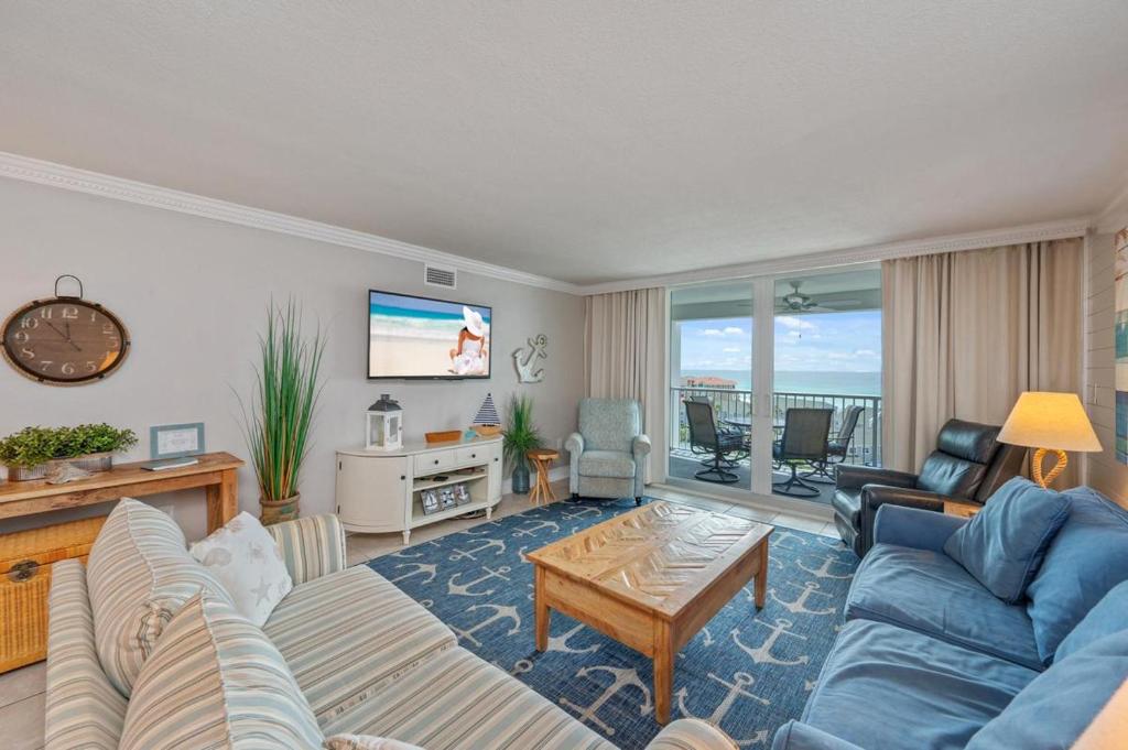 3084- Shoreline Towers - Fall Specials - Free Beach Setup, Destin ...