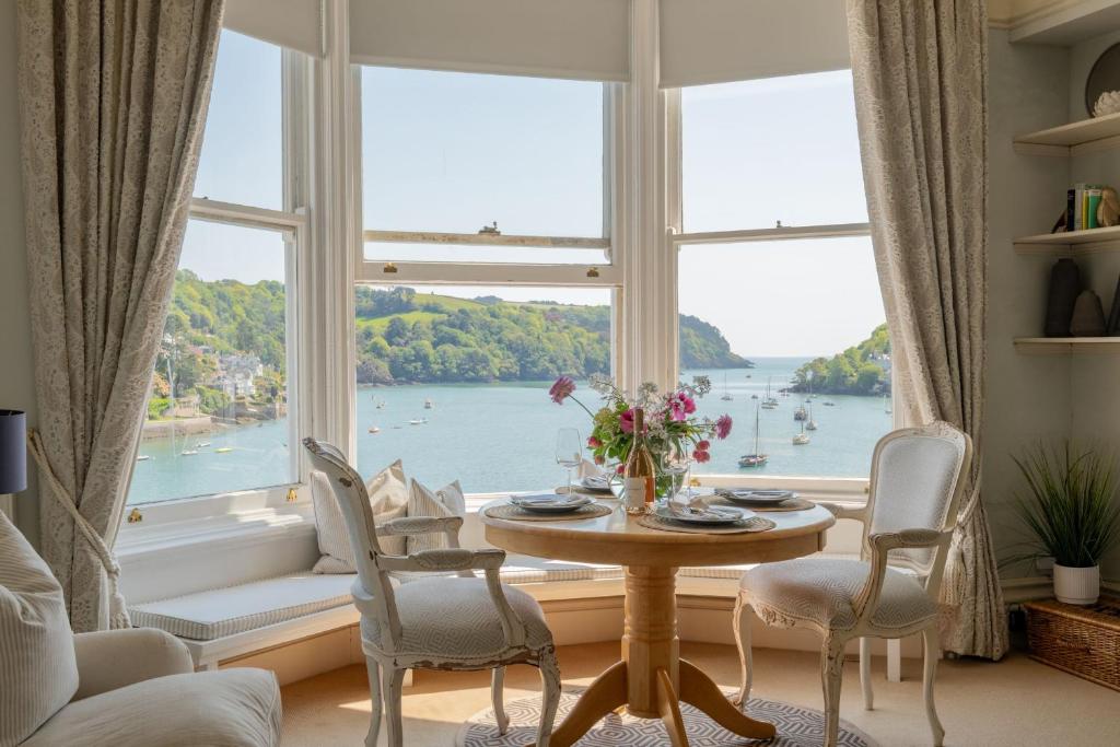 3 Manor House, Dartmouth (updated prices 2026)