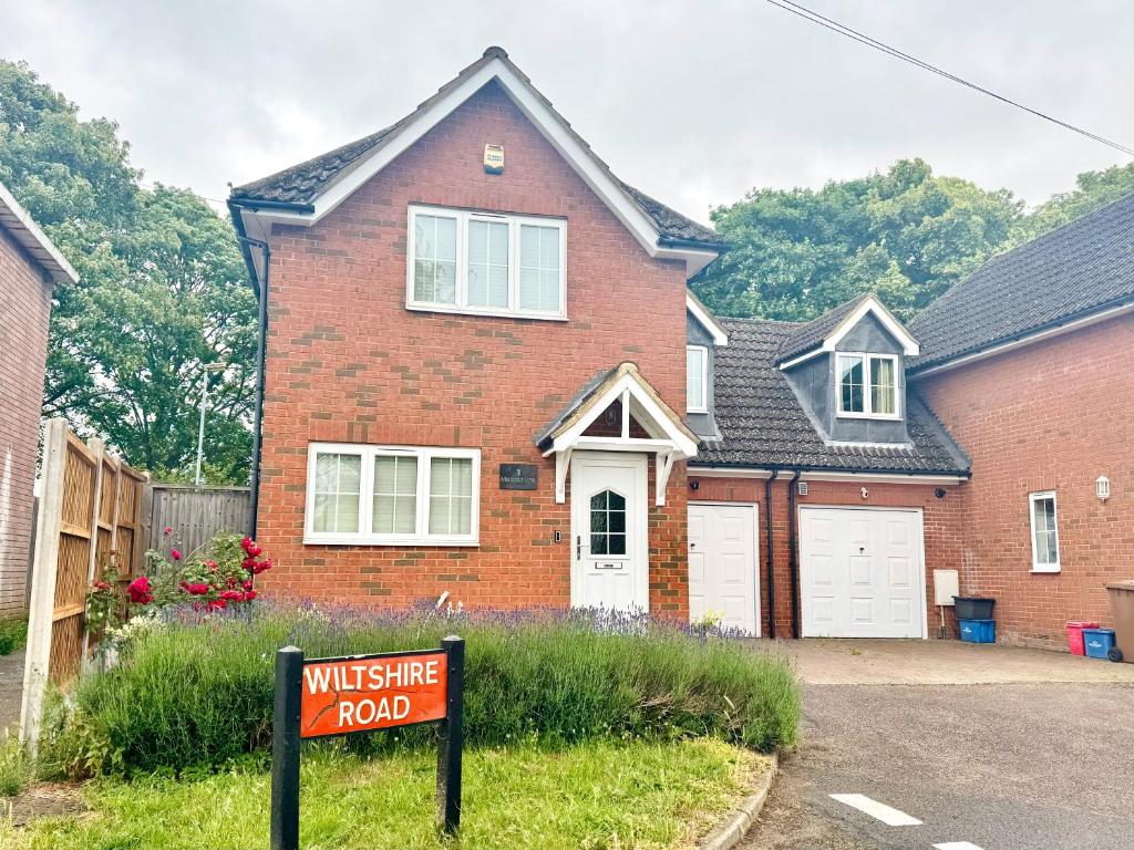 Park Villa, Stevenage, Shephall (updated prices 2026)