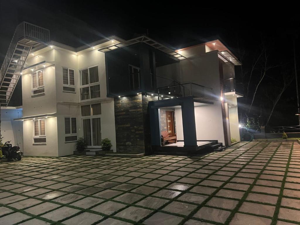 Moonlite, Anachal (updated prices 2026)