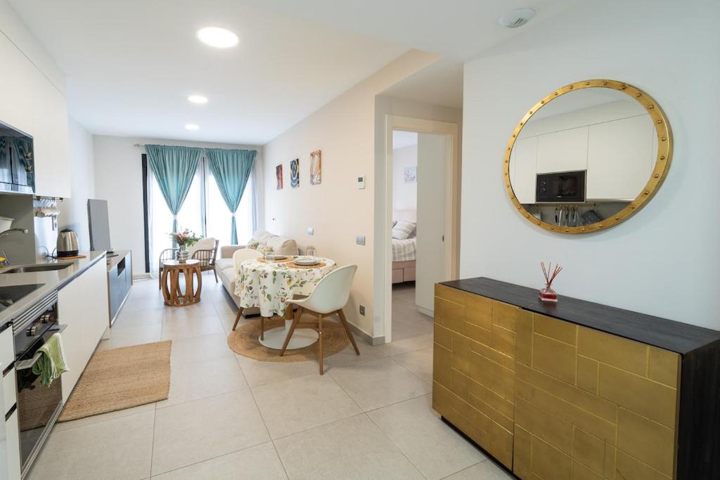 1 Min to Beach, Modern & Central, Las Palmas de Gran Canaria (preços ...