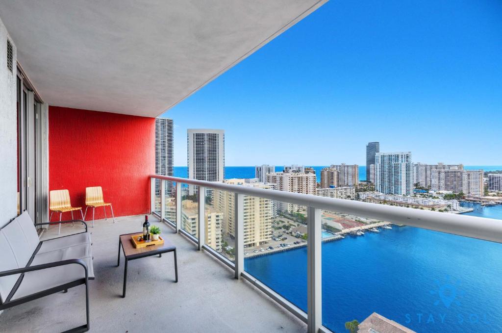 Infinite View Balcony Pool, Hallandale Beach (updated prices 2026)