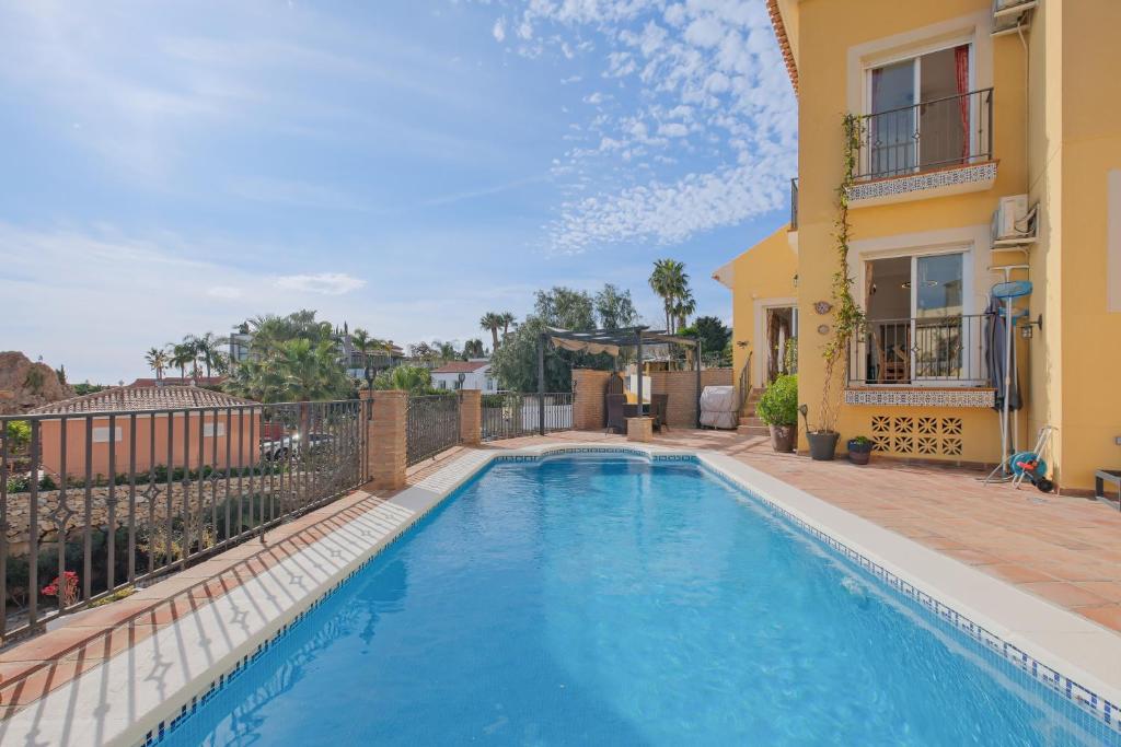 Villa Sol y Mar with heated pool and jacuzzi, Salobreña (updated prices ...