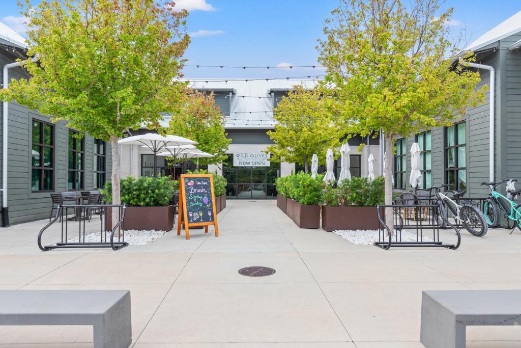 Private House in Seagrove on 30A! Steps from the Beach Access! Sleeps 8 ...