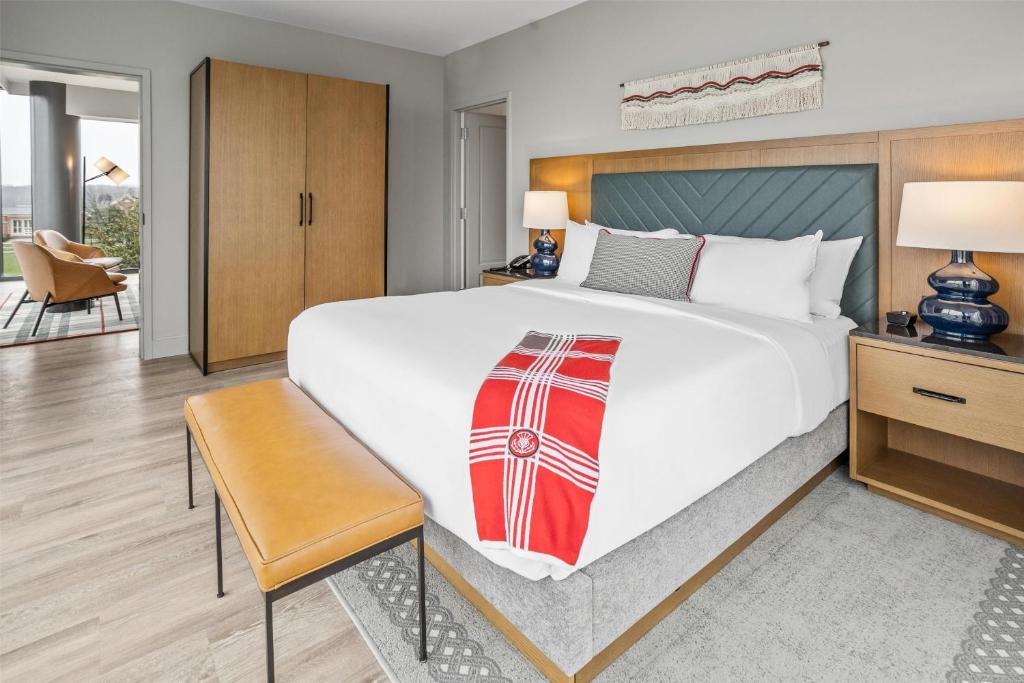 The Highlander at Radford, Tapestry Collection by Hilton, Radford ...