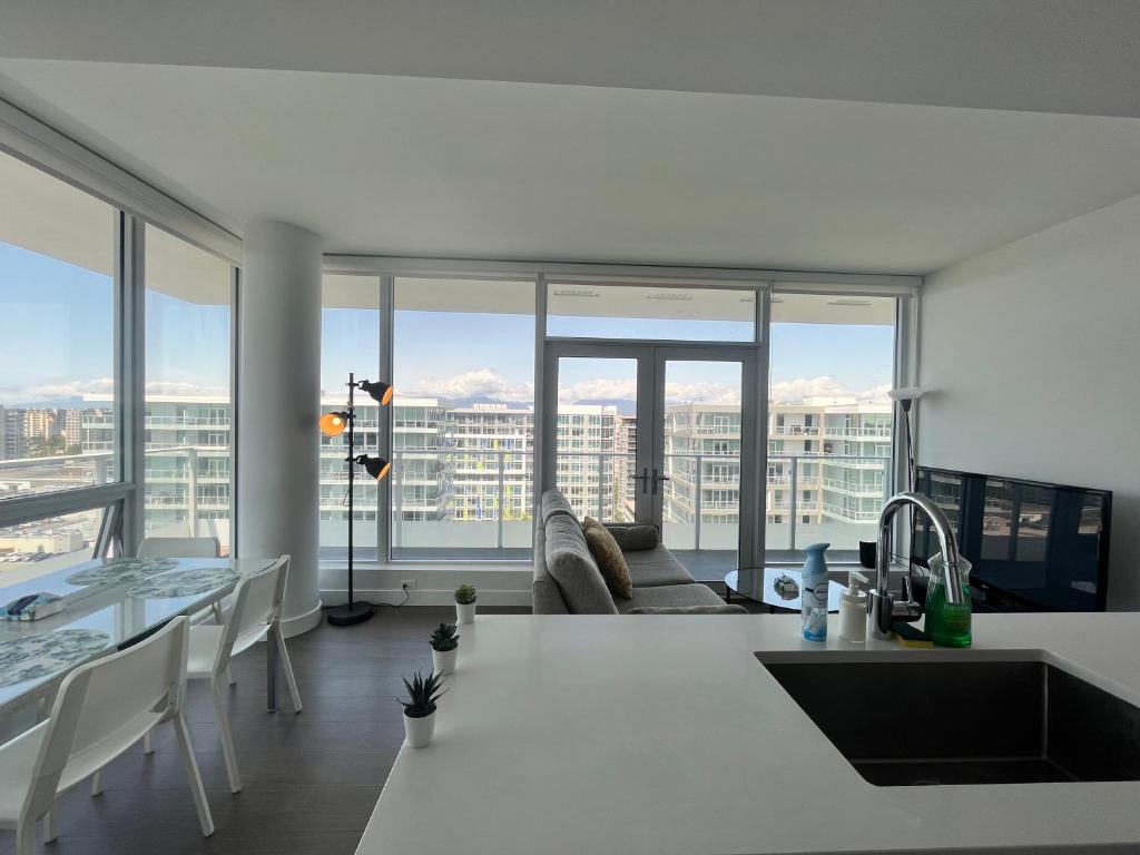 2mins to Brighouse Station New 2B2B, Richmond (updated prices 2025)