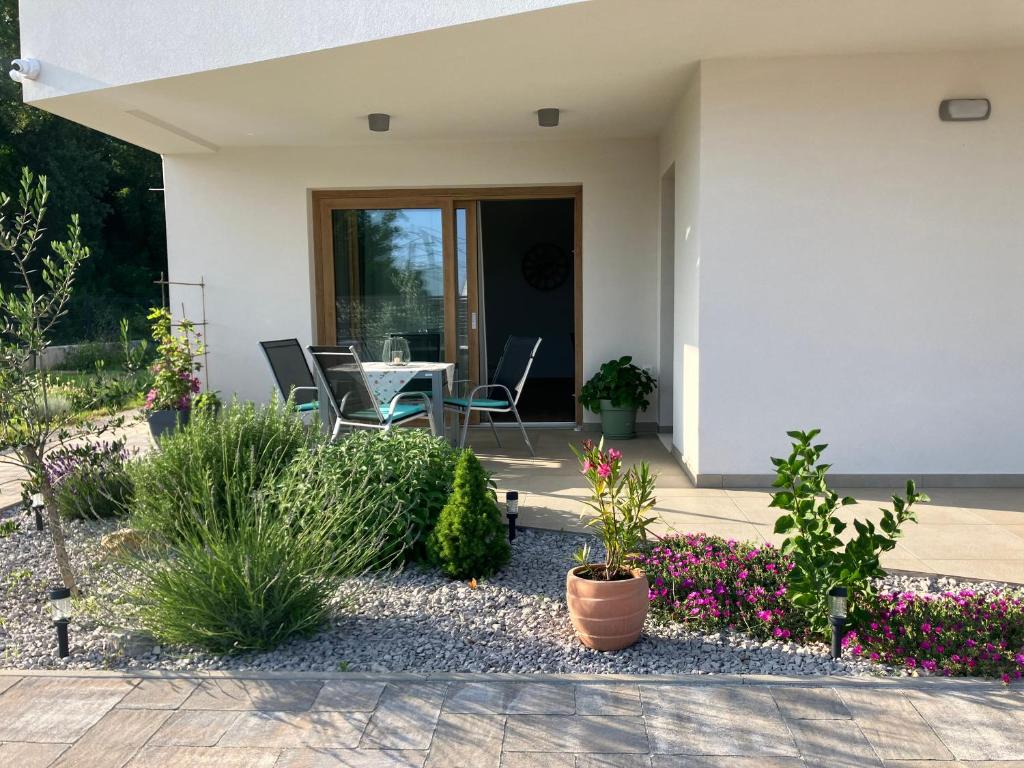 Apartment Oblica-beautiful new, well equipped apartment, Kastav ...