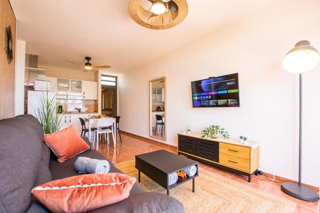 Las Americas sea view - TENESOL RENTALS, Playa de las Americas (updated ...