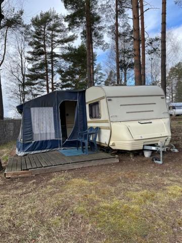 Kalustettu asuntovaunu, Kouvola (precios actualizados 2026)