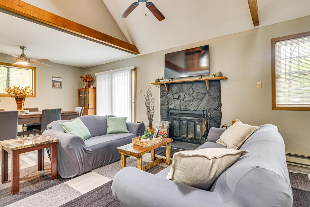 Home with Pool and Lake in Jim Thorpe 6 Mi to Dtwn!, Jim Thorpe ...