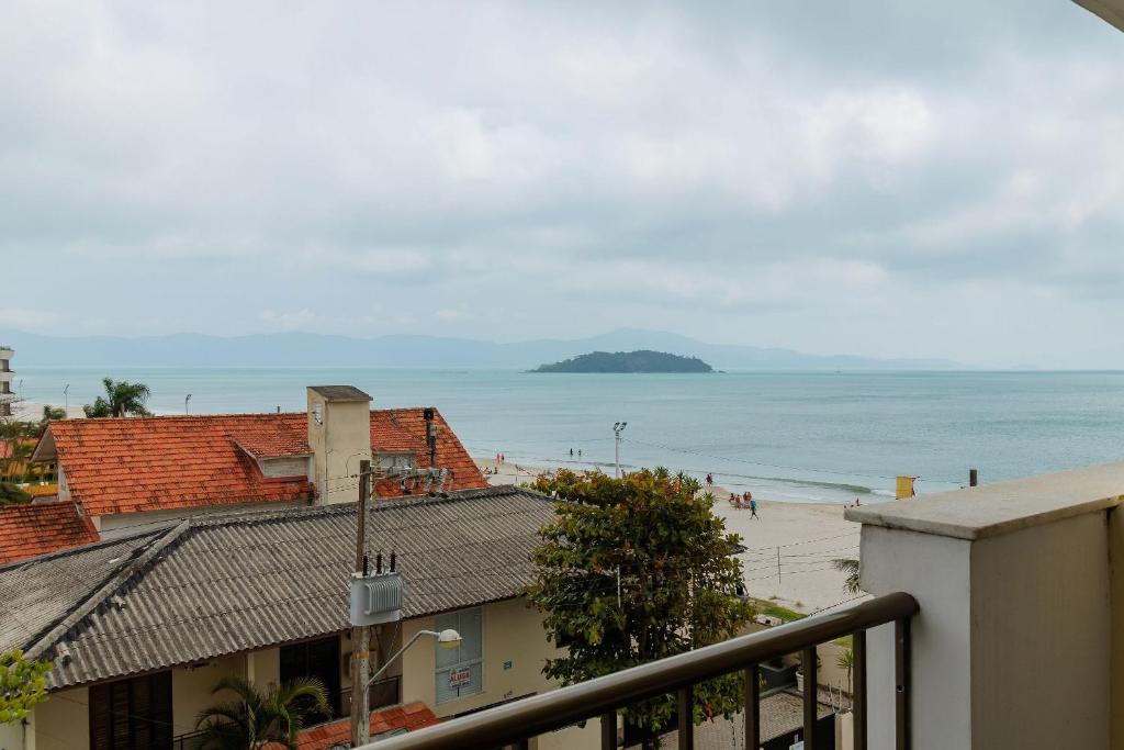 Apto com vista para o mar em Canasvieiras LBM401, Florianópolis ...