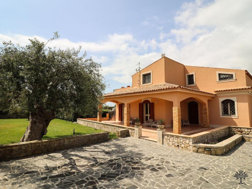 Radici Sicilian Holiday Home - C An Oasis of Relaxation in the Heart of ...