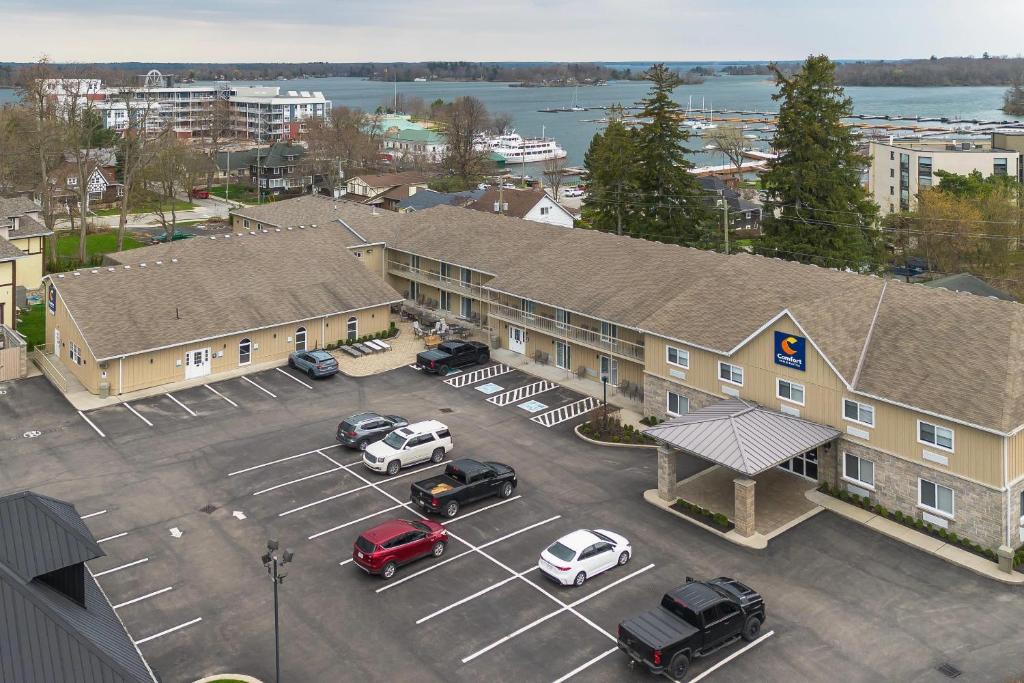 Comfort Inn & Suites Thousand Islands Harbour District, Gananoque ...