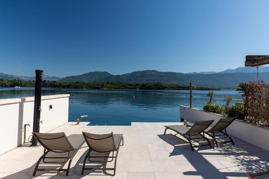 Villa Amari waterfront, step to the sea and berth, Bogišići (updated ...