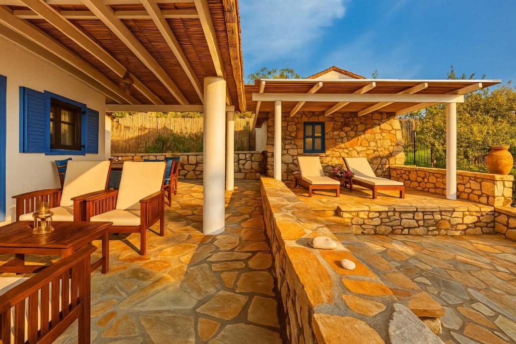 The Blue House Seaside Retreat - Fully equipped, Chrani (updated prices ...