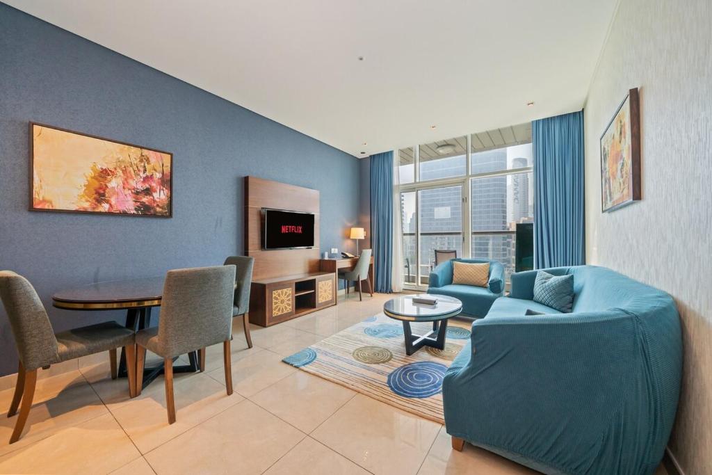 Luxury 1BR w & infinity Pool, Khalifa & Canal views, Dubai (updated ...