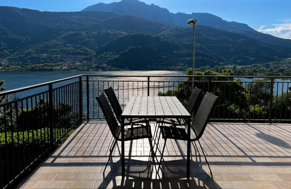 Casa La Terrazza sul Lago, Tenna (updated prices 2025)