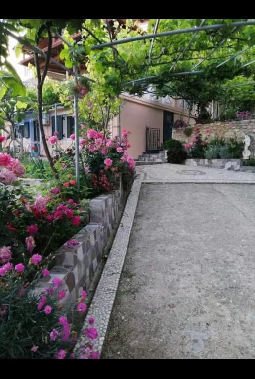 VILLA NEFELI, Piqeras (updated prices 2025)