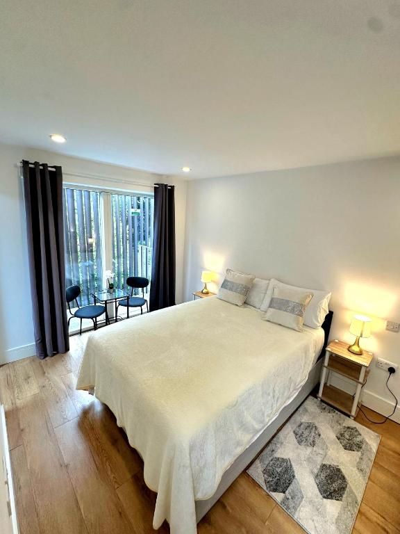 Elliot Ensuite Double Room, London (updated prices 2026)