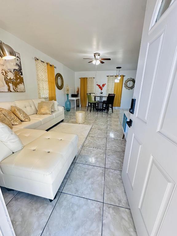 Miami Casa II, Miami Gardens (updated prices 2025)